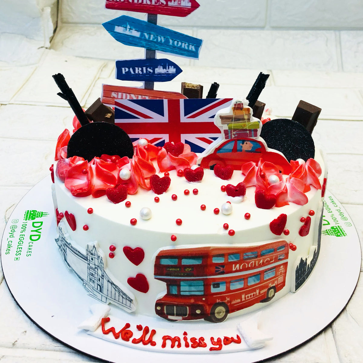 London Travel Cake – Bento Cakes Noida